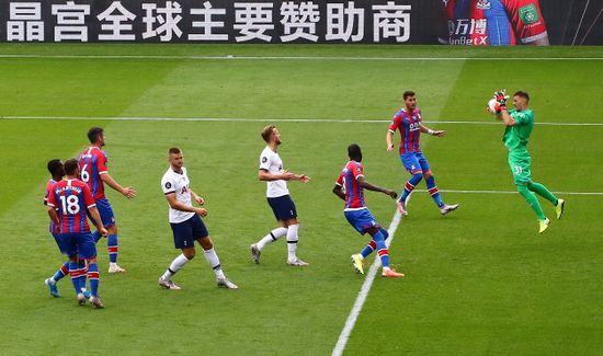 Vincente Guaita Crystal Palace Gathers Ball Editorial Stock Photo ...