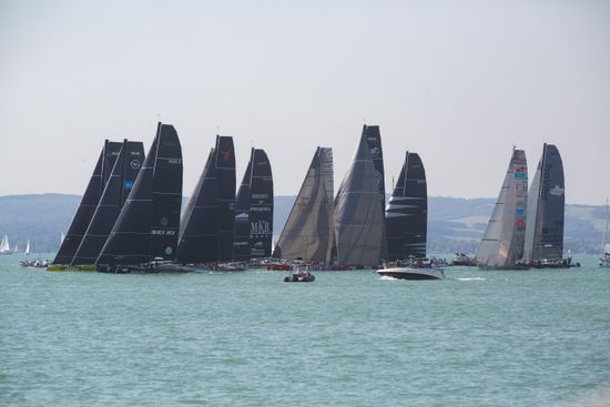 Boats Compete 52nd Blue Ribbon Round Editorial Stock Photo - Stock ...