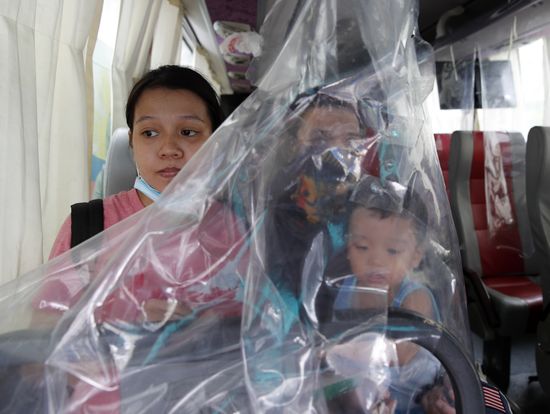 Stranded Filipino Villagers On Their Way Editorial Stock Photo - Stock ...