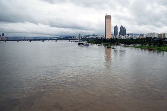 Swollen Han River Water Pictured Seoul Editorial Stock Photo - Stock ...