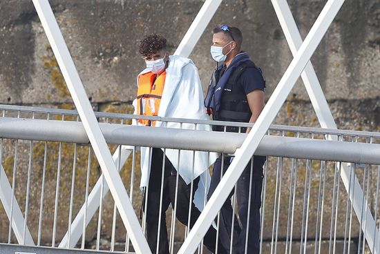 Border Force Customs Officials Bring Migrants Editorial Stock Photo ...