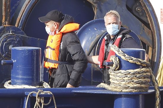 Border Force Customs Officials Bring Migrants Editorial Stock Photo ...