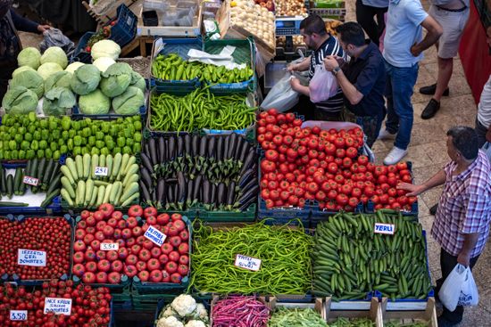 Turquie Konya Aux Fruits Et Aux Editorial Stock Photo - Stock Image ...