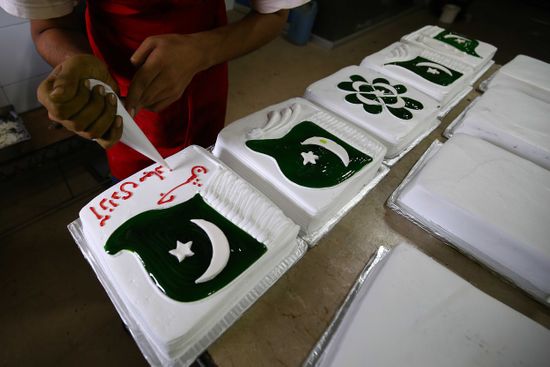 Bakers Prepare Cakes Decorated Pakistani National Editorial Stock Photo ...
