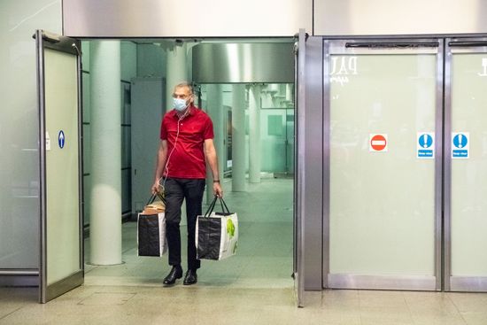 Eurostar Passengers Arrive St Pancras Train Editorial Stock Photo ...