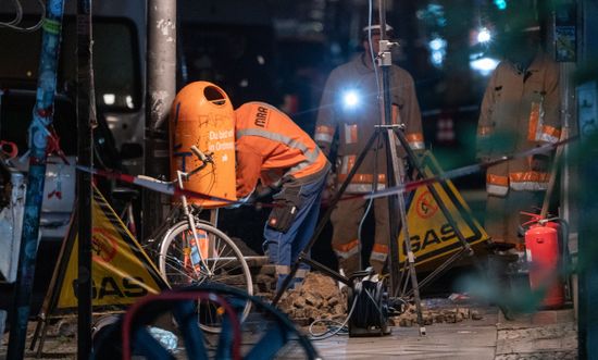 Workers Fix Broken Gas Pipe Berlin Editorial Stock Photo - Stock Image ...