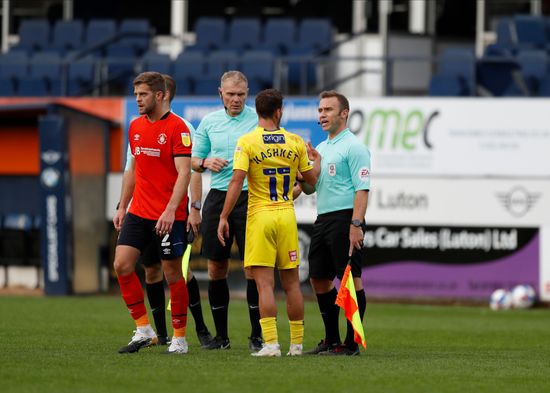 Scott Kashket Wycombe Wanderers Arguing Assistant Editorial Stock Photo ...