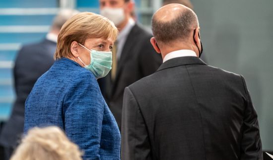 German Chancellor Angela Merkel Wearing Face Editorial Stock Photo ...