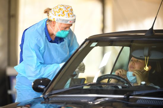 Healthcare Worker Seen Drivethrough Covid19 Testing Editorial Stock ...