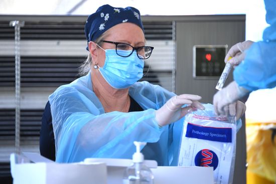 Healthcare Worker Seen Drivethrough Covid19 Testing Editorial Stock ...