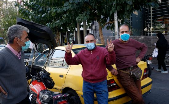 Iranian Taxi Driver Flashes Victory Sign Editorial Stock Photo - Stock ...