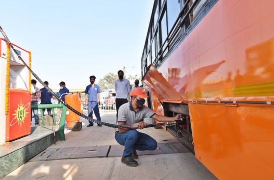 Worker Refills Dtc Bus After Inauguration Editorial Stock Photo - Stock ...