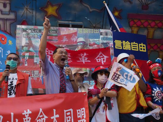 Protesters Holdings Signs Saying Chinese Freedom Editorial Stock Photo ...