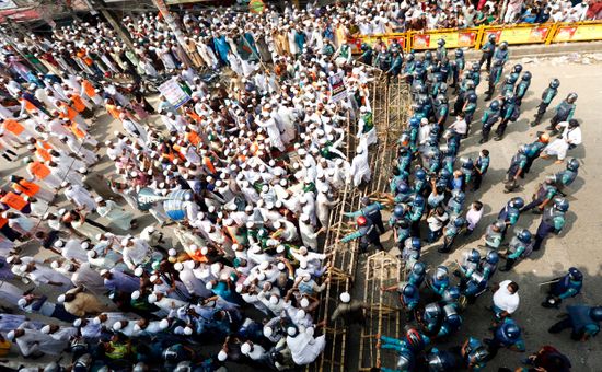 Members Islami Andolan Bangladesh Party Stop Editorial Stock Photo ...