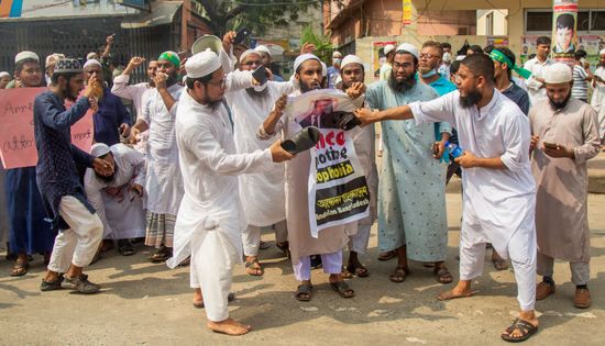 Members Islami Andolan Bangladesh Party Burn Editorial Stock Photo ...
