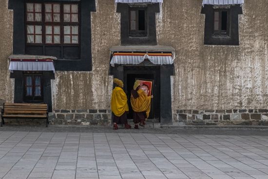 Tibetan Monk Carrying Portrait Choekyi Gyaltsen Editorial Stock Photo ...