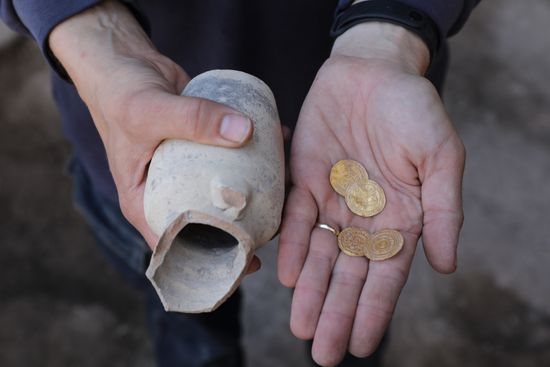 Archaeologist Israel Antiquities Authority David Gellman Editorial ...