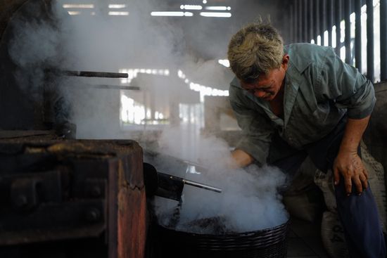 Tan Loon Chuan Pours Out Roasted Editorial Stock Photo - Stock Image ...