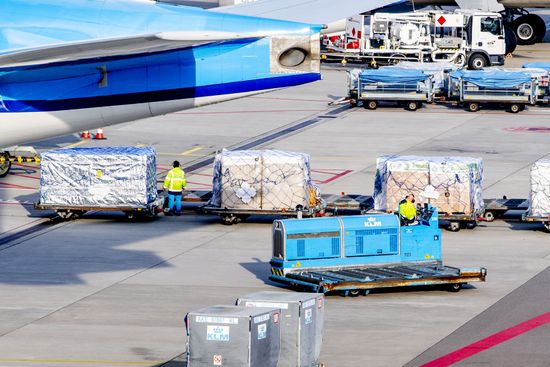 Klm Staff Shopping Area After Security Editorial Stock Photo - Stock ...