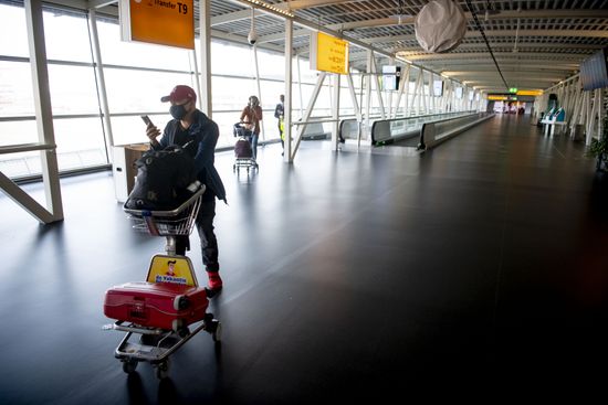 Klm Staff Shopping Area After Security Editorial Stock Photo - Stock ...