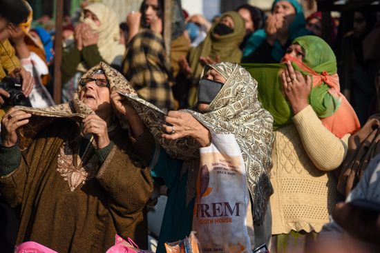 Kashmiri Muslim Devotees Cry While Beseeching Editorial Stock Photo ...