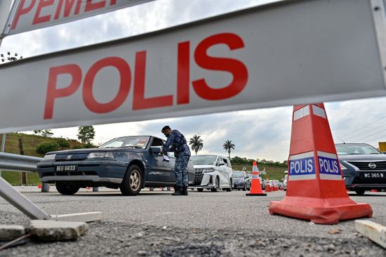 Soldier Checks Vehicle Check Point On Editorial Stock Photo - Stock ...