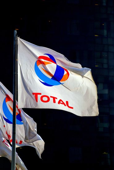 Flags Front Total Groups Headquarters La Editorial Stock Photo - Stock ...
