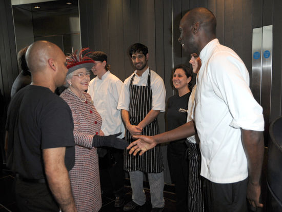 Queen Elizabeth Ii Meeting Hoxton Apprentice Editorial Stock Photo ...