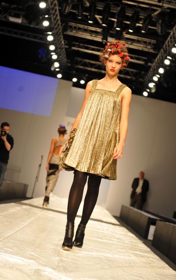 London Fashion Week Models Go Through Editorial Stock Photo - Stock ...