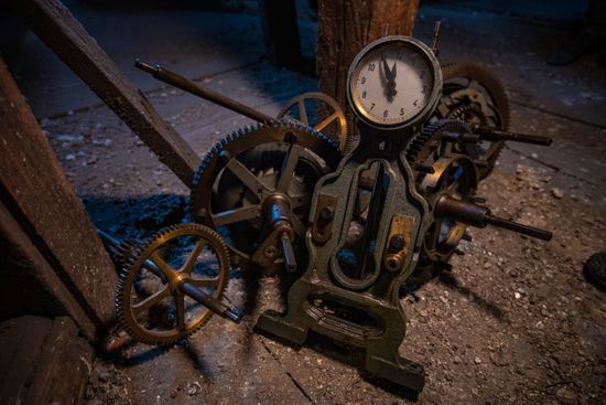 0227 Components Dismantled Clock Pictured During Editorial Stock Photo ...
