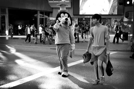 Goofy Bruce Lee Impersonator On Hollywood Editorial Stock Photo - Stock ...