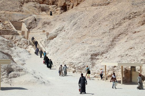 Excavation Workers Seen Luxor Egypt Oct Editorial Stock Photo - Stock ...