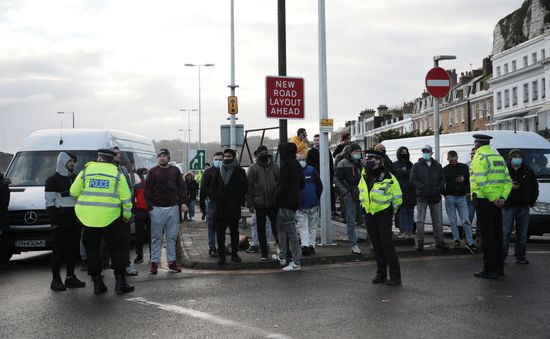 Large Groups Travellers Wait Frustration Thousands Editorial Stock ...