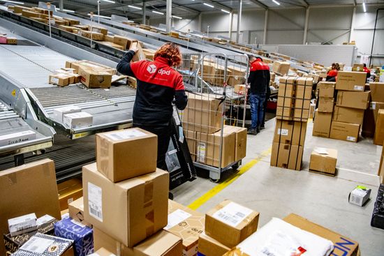 Employees Parcel Service Dpd Sort Parcels Editorial Stock Photo - Stock ...