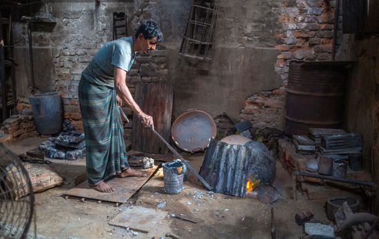 Man Works Moulding Workshop Dhaka Bangladesh Editorial Stock Photo ...