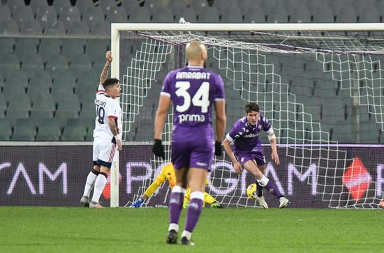 Fiorentinas Forward Dusan Vlahovic R Celebrates Editorial Stock Photo ...