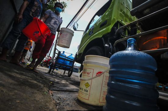 People Queue Collect Water Buckets Water Editorial Stock Photo - Stock ...
