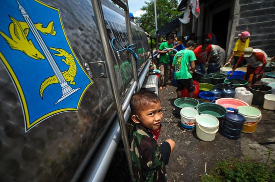 People Queue Collect Water Buckets Water Editorial Stock Photo - Stock ...