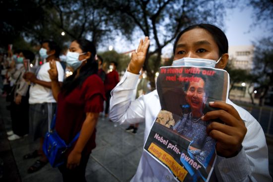 Myanmar Demonstrators Wearing Protective Face Masks Editorial Stock ...