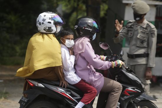 Motorist Wearing Protective Face Mask Drive Editorial Stock Photo ...