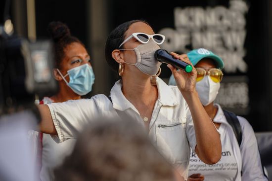 Woman Wearing Mask Seen Families Grieving Editorial Stock Photo - Stock ...