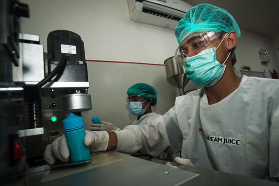 Employees Pt Java Vapor Indonesia Fills Editorial Stock Photo - Stock ...