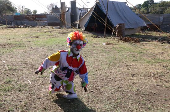 Artist Dressed Clown Prepares Backstage Prior Editorial Stock Photo ...