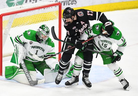 North Dakota Fighting Hawks Goaltender Peter Editorial Stock Photo - Stock Image | Shutterstock