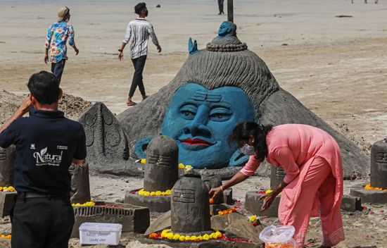 Devotees Perform Rituals Sand Sculpture Hindu Editorial Stock Photo ...
