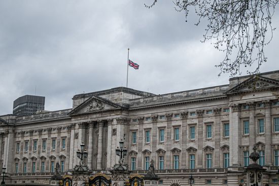 Stready Stream Well Wishers Arrive Buckingham Editorial Stock Photo ...