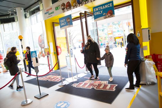 Shoppers Seen Entering Inside Mm Store Editorial Stock Photo - Stock ...