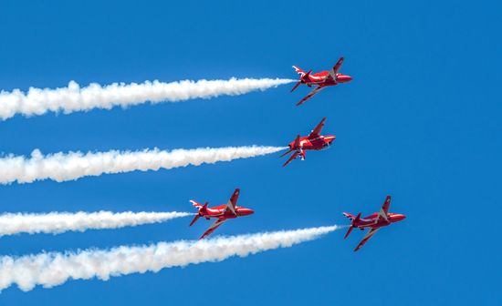 Red Arrows Practising Their Manoeuvres Over Editorial Stock Photo ...