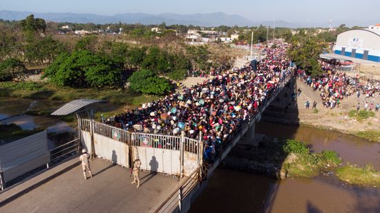Thousands Haitians Wait Bridge Over Massacre Editorial Stock Photo ...