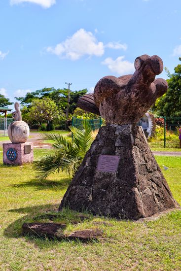 Sculptures Depicting Birdman Cult Small Town Editorial Stock Photo ...